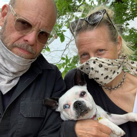 Elizabeth Ingram Married To Alton Brown (Net Worth & Designs)