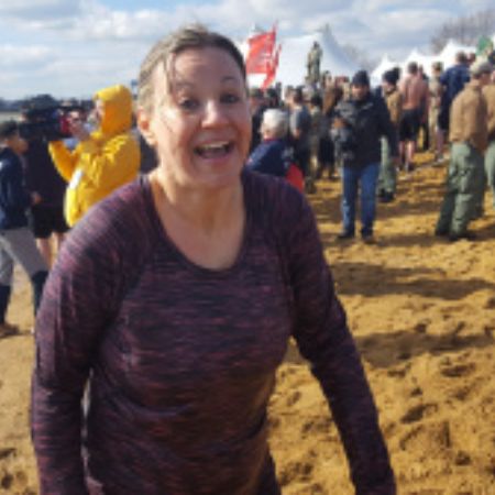 What Is the Net Worth of Amy Lawrence? Who Is She Dating Now?