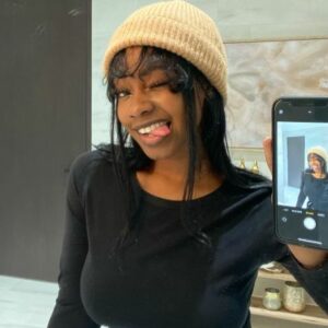 Deb Smikle Biography – Canadian YouTuber & Influencer.