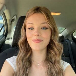 Deb Smikle Biography – Canadian YouTuber & Influencer.